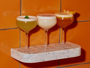 The 16 Best Bars In Byron Bay - Australian Traveller