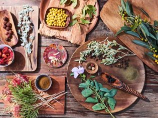 Incredible Uluṟu Restaurants & Experiences - Australian Traveller