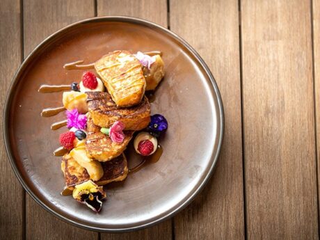 A stay at Crocodile Hunter Lodge - Australia Zoo's wildlife paradise