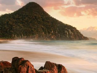 Port Stephens Holidays & Travel Guide - Australian Traveller