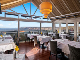 A luxe stay at Echoes in the Blue Mountains delivers unbeatable views ...